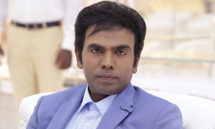 Saravana Stores owner turns hero | klapboardpost